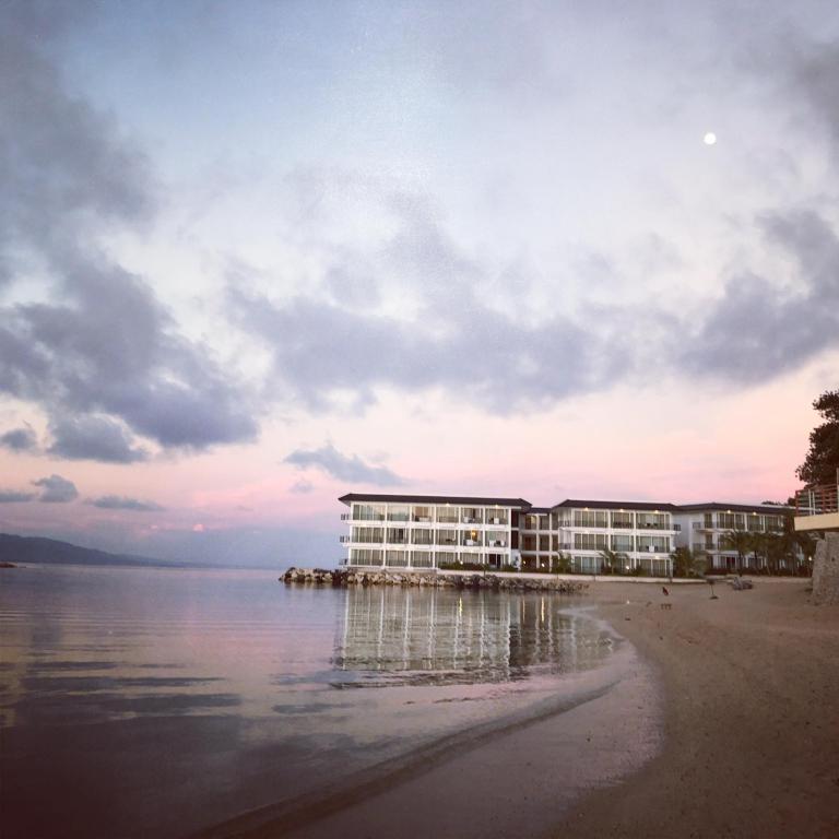 Resort Misibis Bay, Cagraray, Philippines - Booking.com