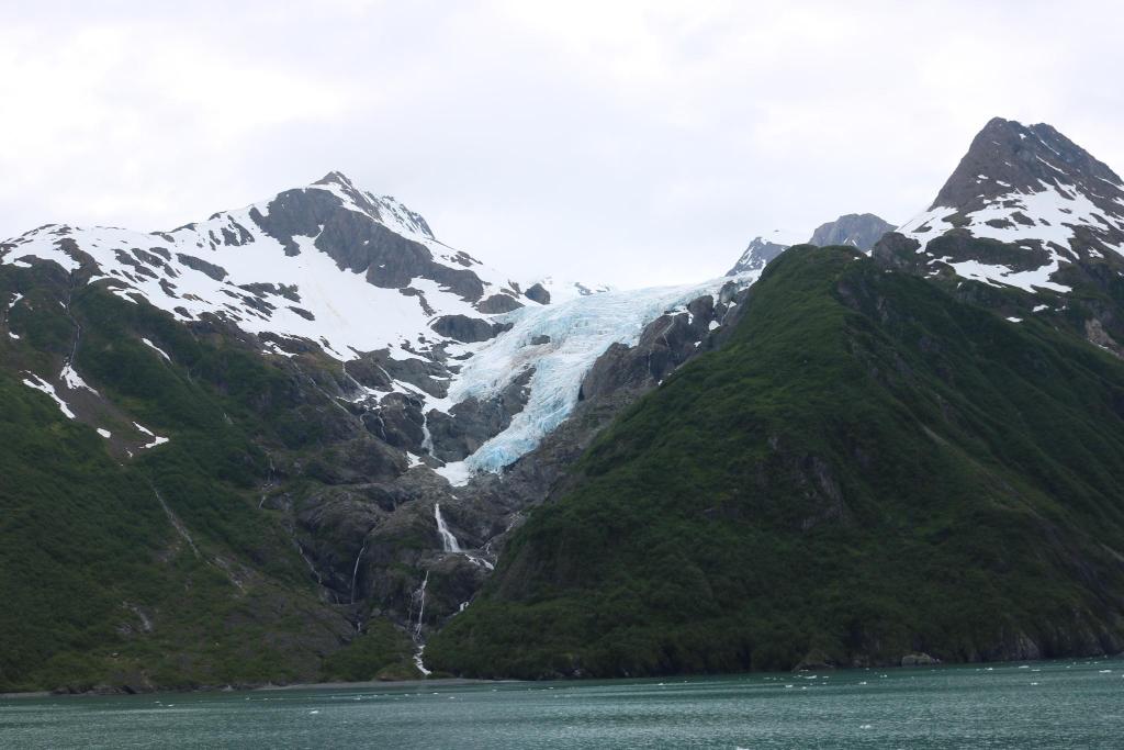 The Hotel Captain Cook, Anchorage, AK - Booking.com