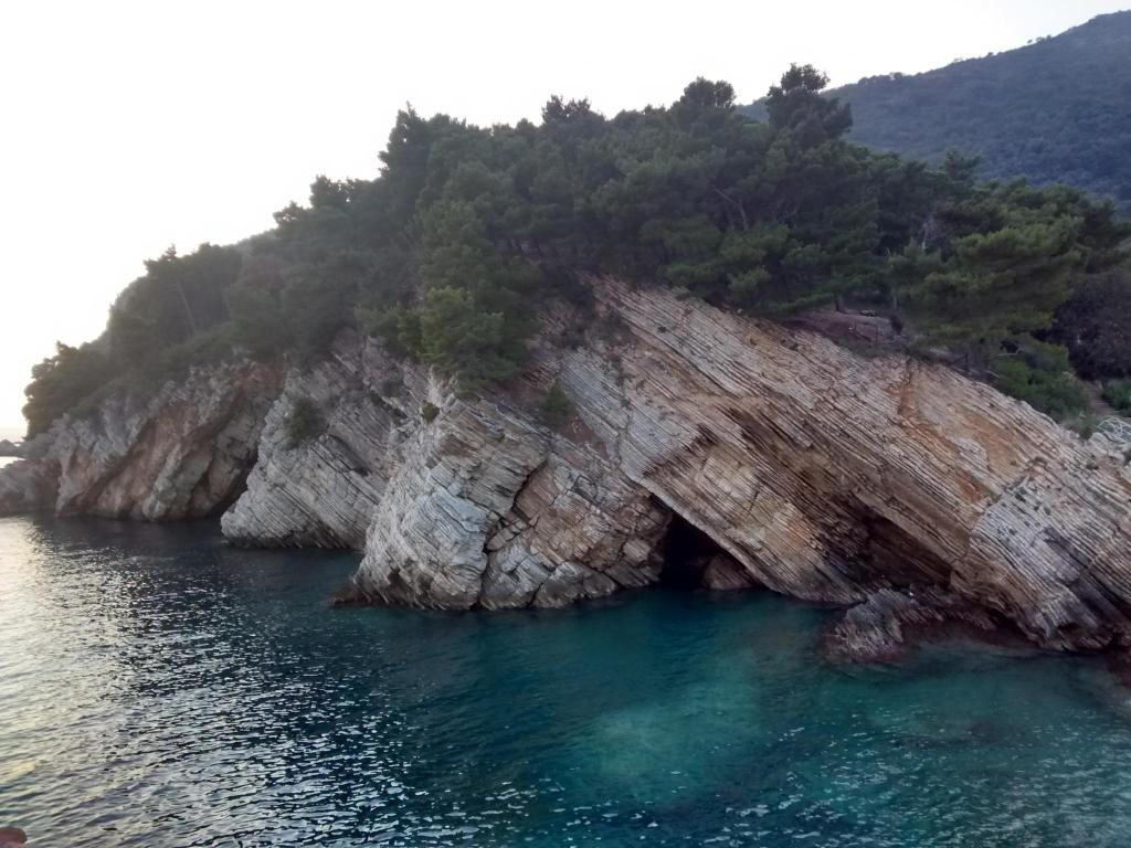 Hotel Castellastva, Petrovac na Moru, Montenegro - Booking.com